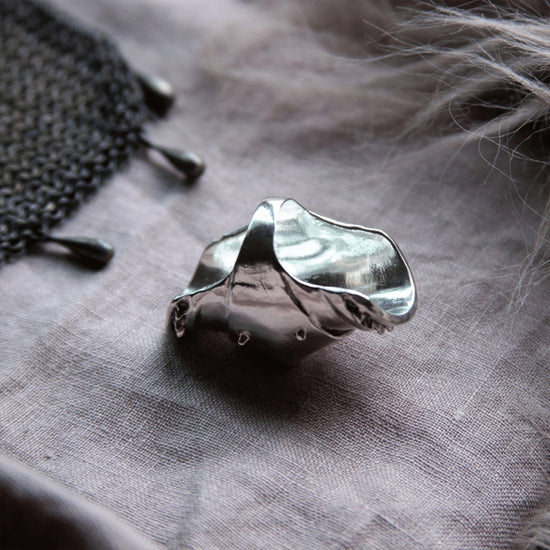 The d'Arc Ring – Tender Loving Empire